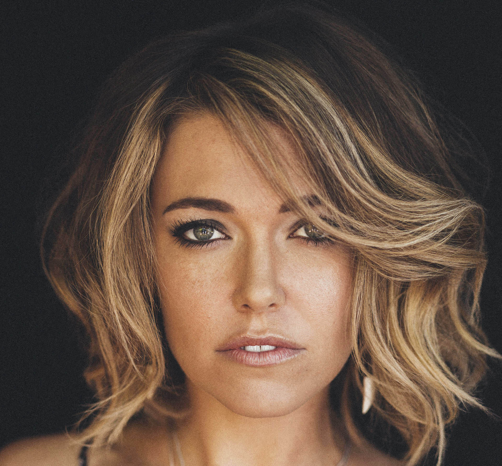 Rachel Platten tops the UK singles chart for the first time – Newspeak ...